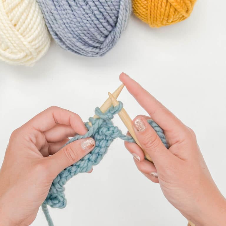 How to Knit the Stockinette Stitch [5 Easy Steps]