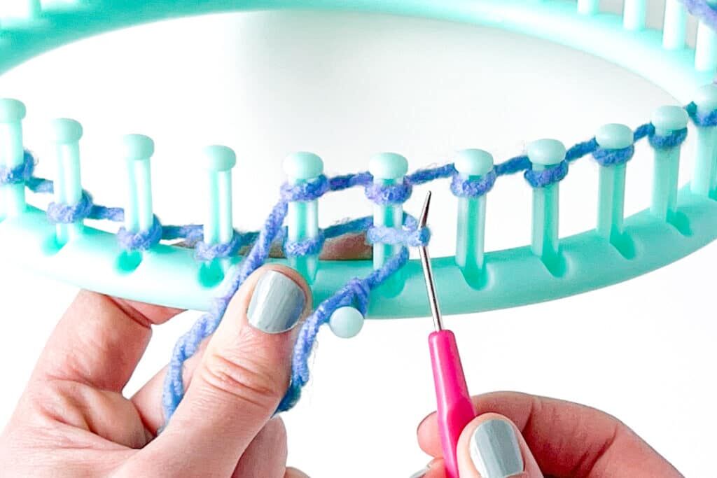 Loom Knitting: Stretchy E-Wrap Knit Stitch in 2 Easy Steps!