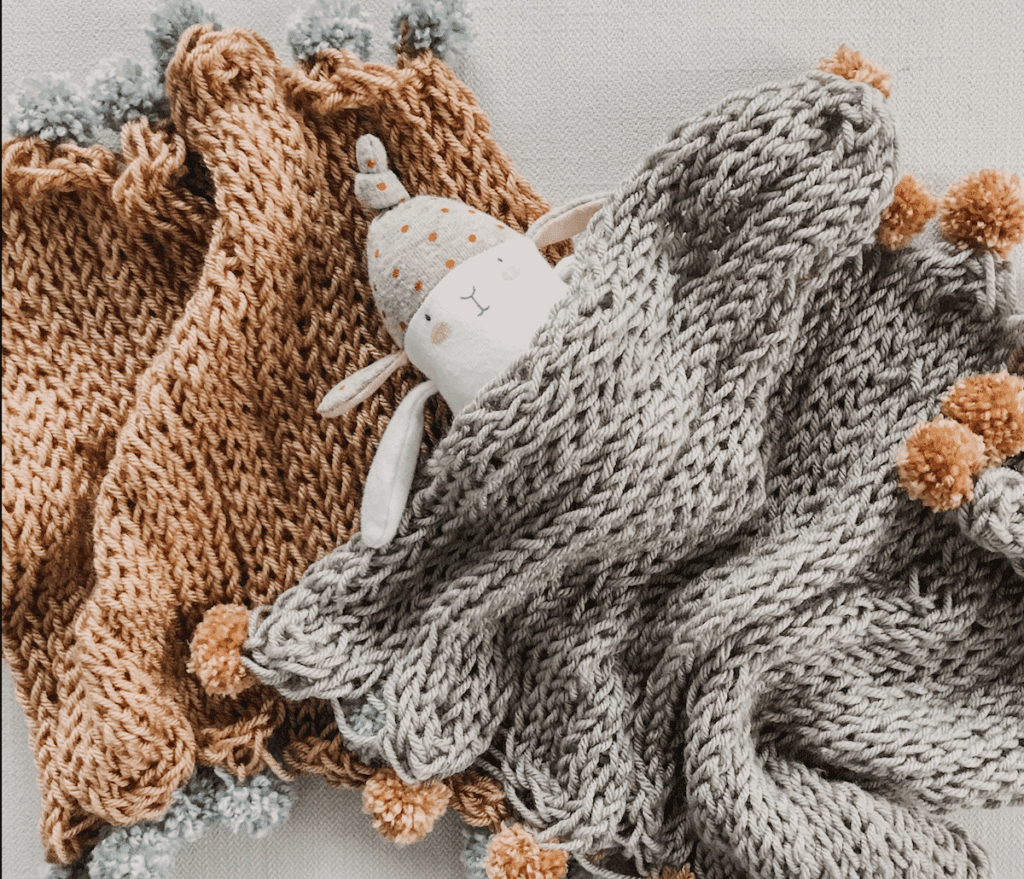 10 Fun Free Finger Knitting Blanket Patterns