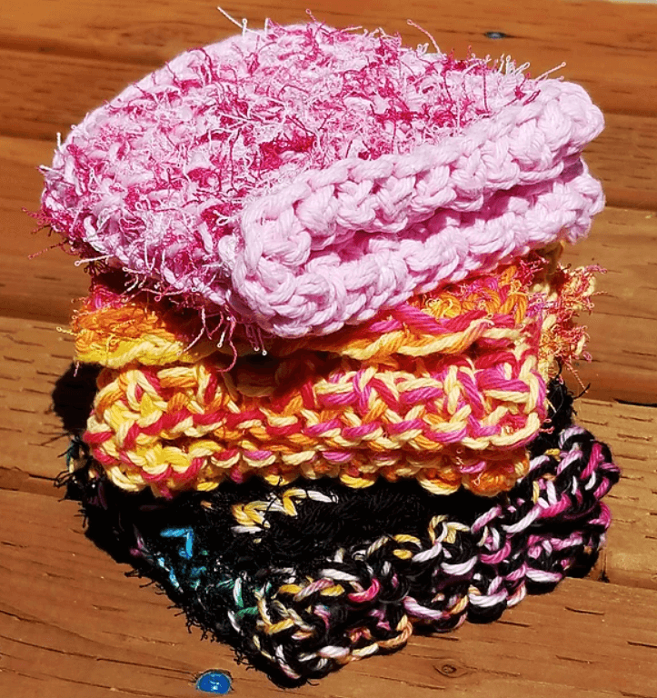 10 Fun & Free Loom Knitting Patterns for Beginners