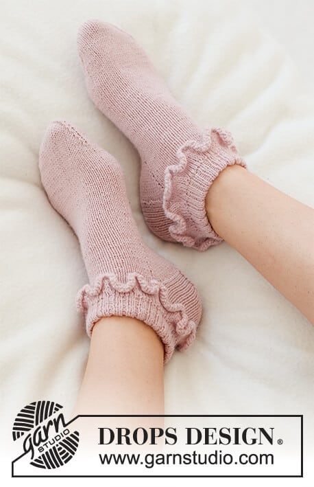 Top 10 Super Simple Beginner Sock Knitting Patterns - Knitting.com